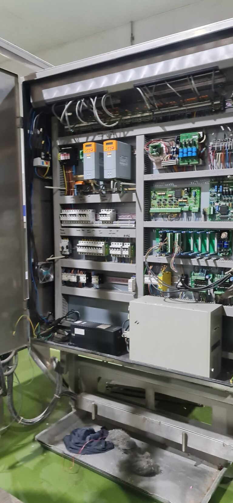 ซ่อมบอร์ด SUVT 30KVA, 3Phase 380/400/415VAC